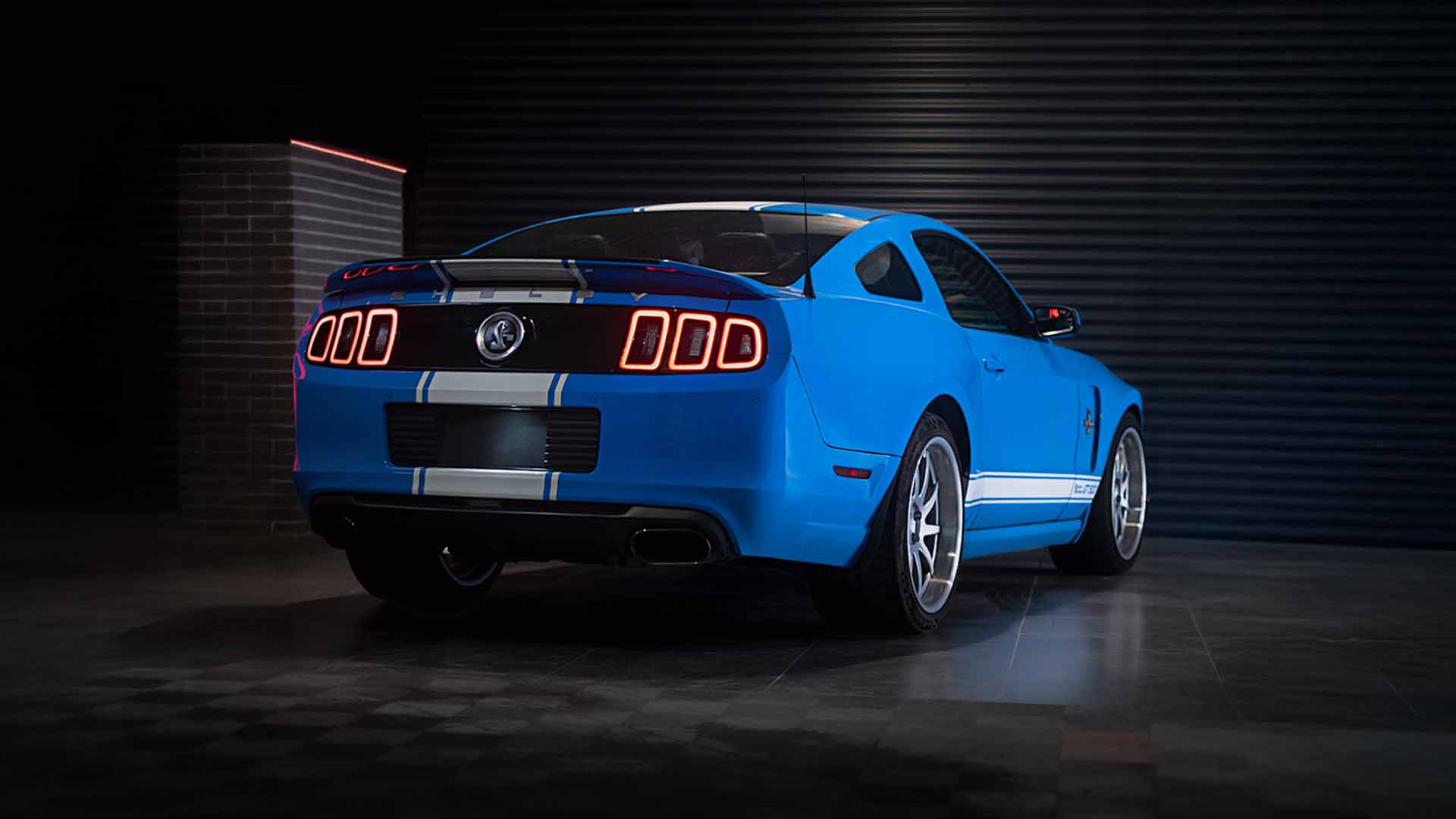 Ford Mustang GT500 convertido en Shelby Super Snake: Una leyenda sobre ...